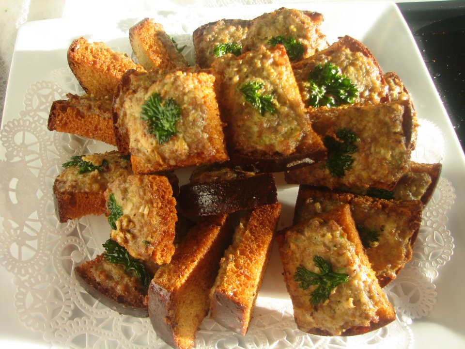 Taste Appetizer, Thai pork canape – Sailing+Leisure