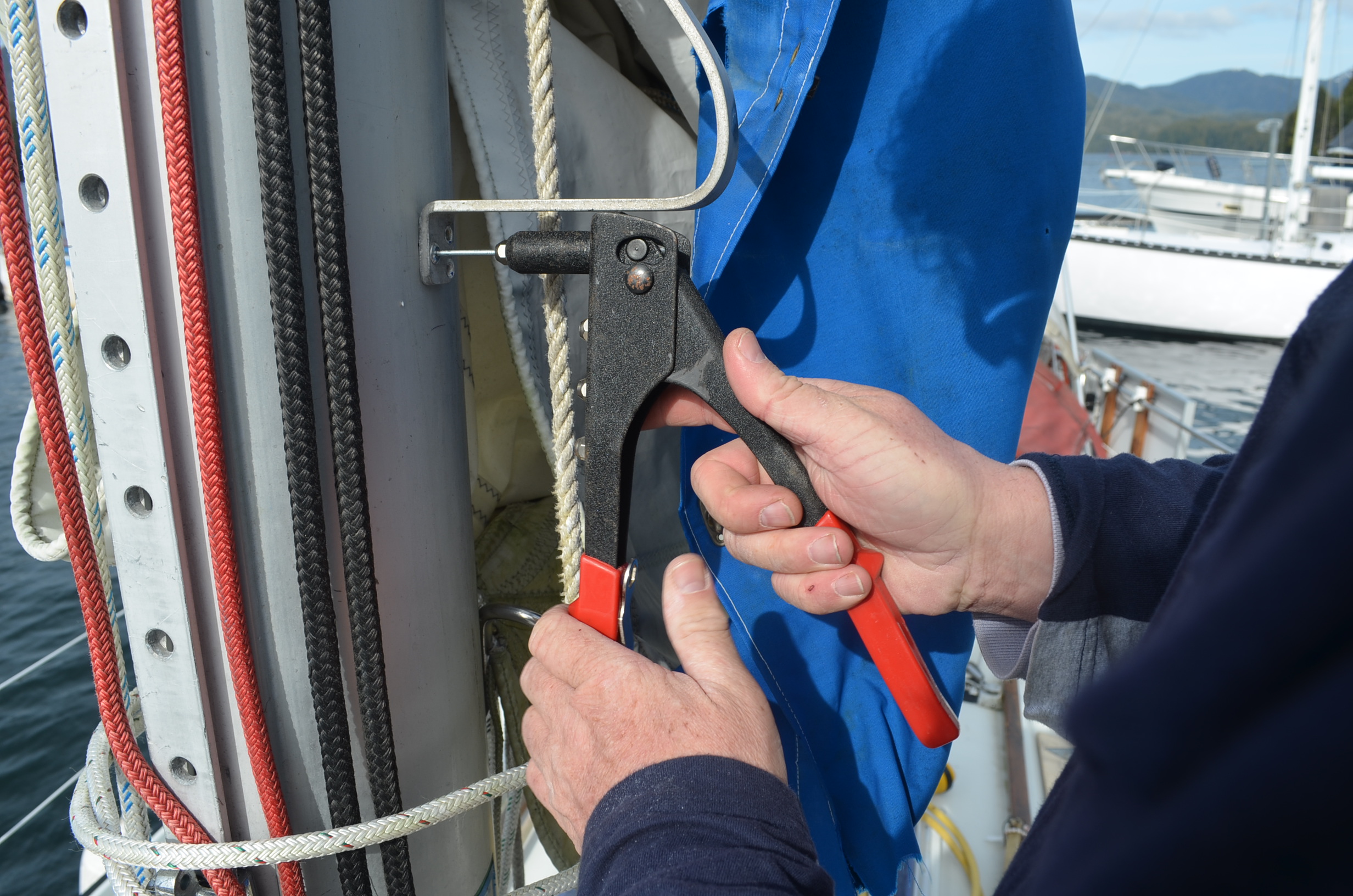 Mast steps | Installation